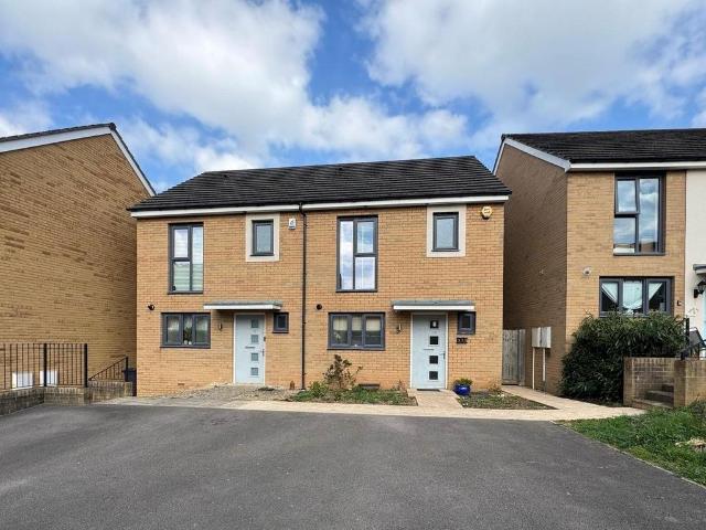 3 bedroom semi detached house to rent