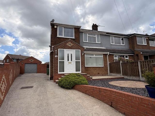 3 bedroom semi detached house to rent