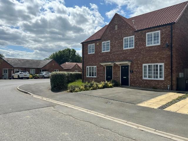 3 bedroom semi detached house to rent