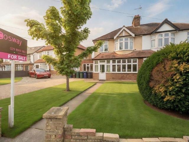 3 bedroom semi detached house to rent