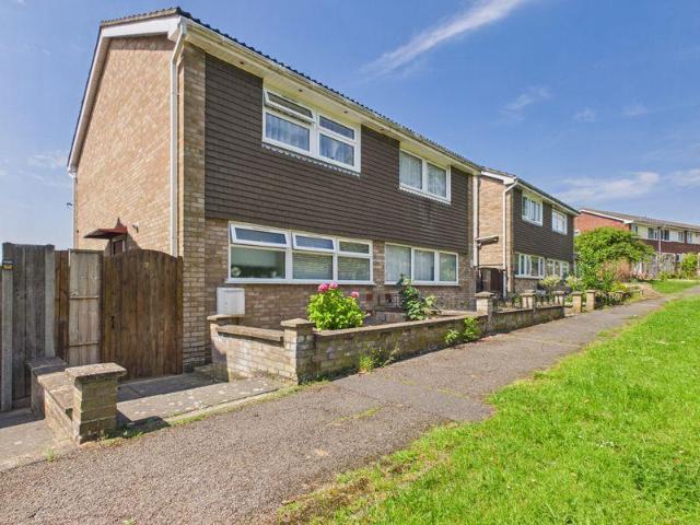 3 bedroom semi detached house to rent
