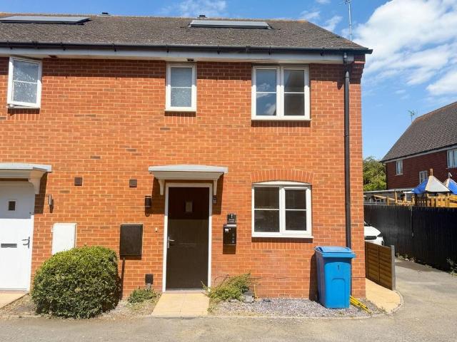 3 bedroom semi detached house to rent