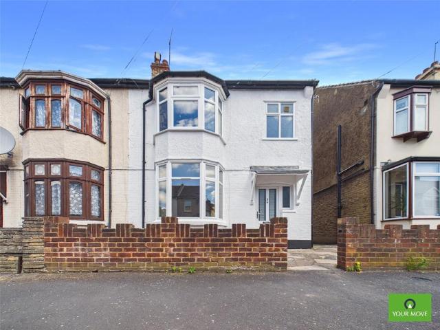 3 bedroom semi detached house to rent