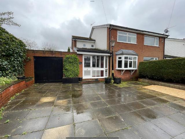 3 bedroom semi detached house to rent