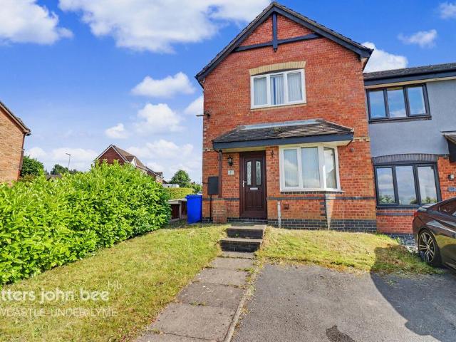 3 bedroom semi detached house to rent