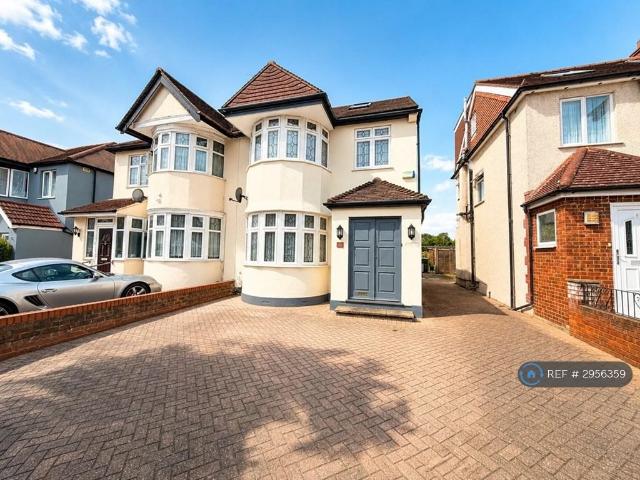 3 bedroom semi detached house to rent