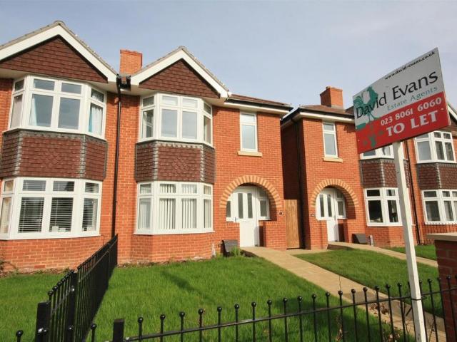 3 bedroom semi detached house to rent