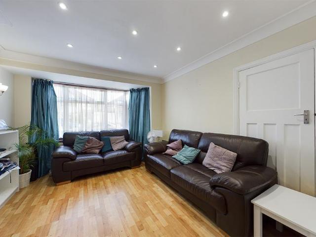 3 bedroom semi detached house to rent