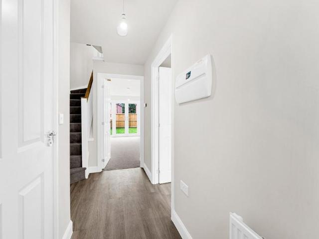 3 bedroom semi detached house to rent