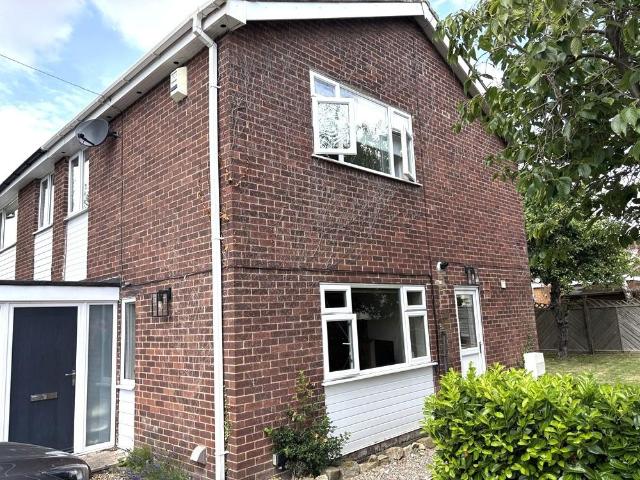 3 bedroom semi detached house to rent