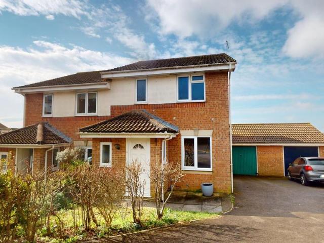 3 bedroom semi detached house to rent