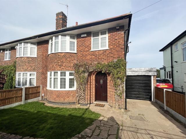 3 bedroom Semi detached house to rent