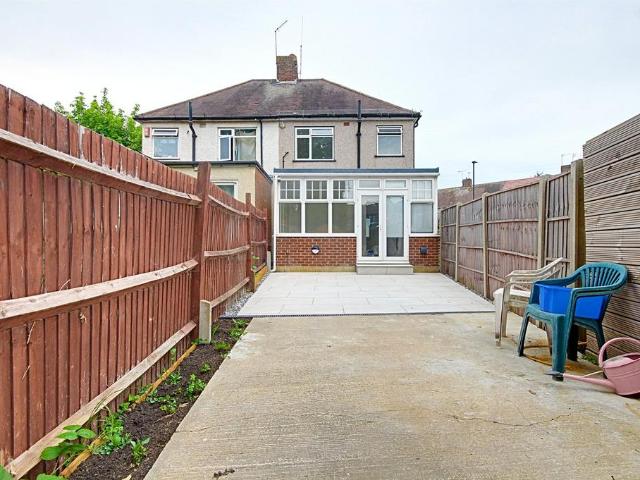 3 bedroom semi detached house to rent