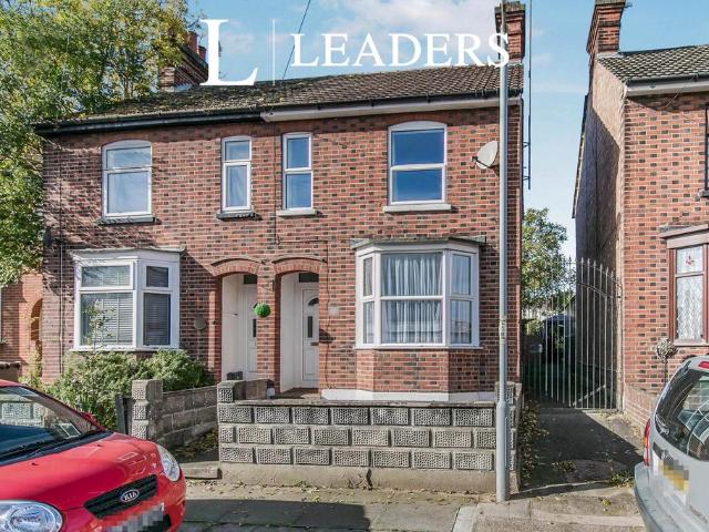 3 bedroom semi detached house to rent