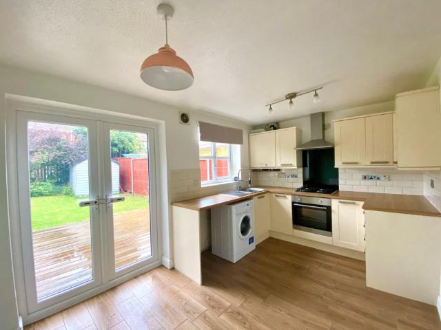 3 bedroom semi detached house to rent