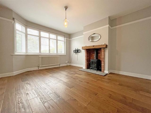 3 bedroom Semi detached house to rent