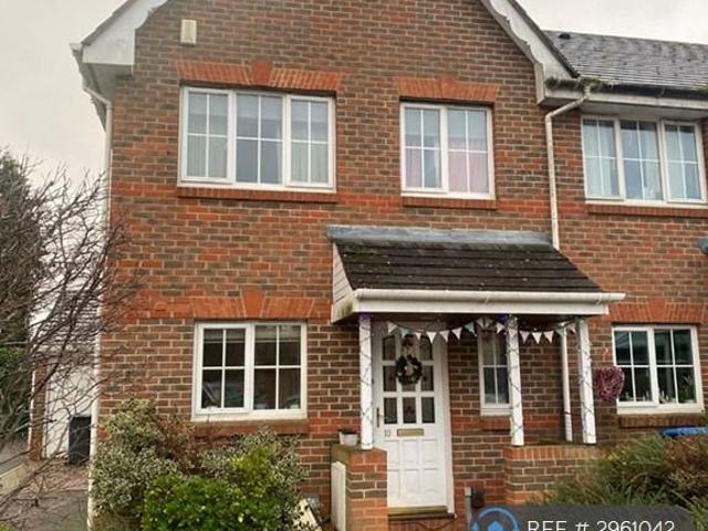 3 bedroom semi detached house to rent