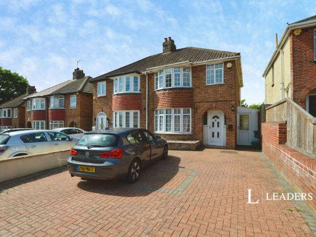 3 bedroom semi detached house to rent
