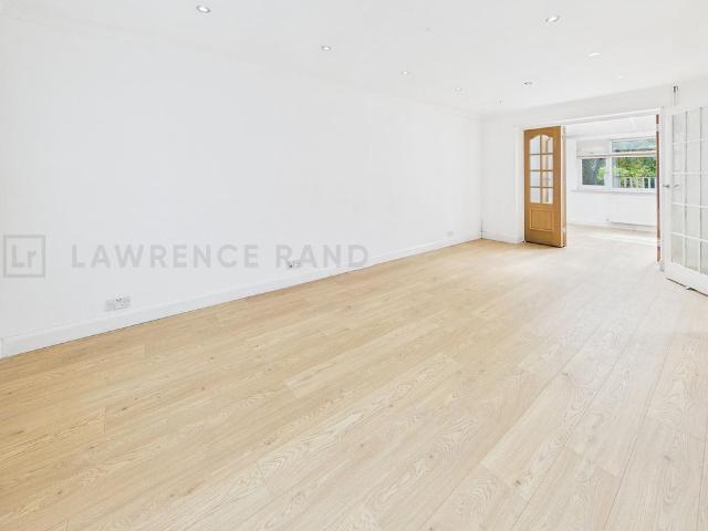 3 bedroom semi detached house to rent
