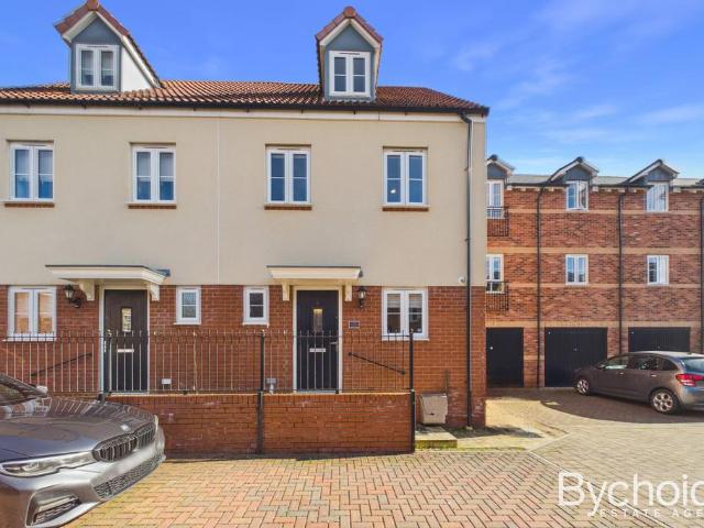 3 bedroom semi detached house to rent