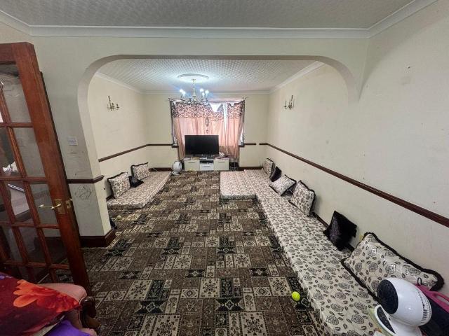 3 bedroom semi detached house to rent