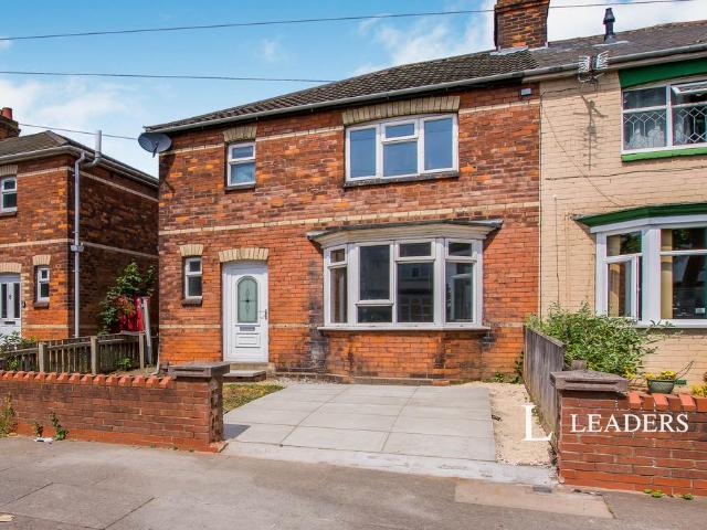3 bedroom semi detached house to rent
