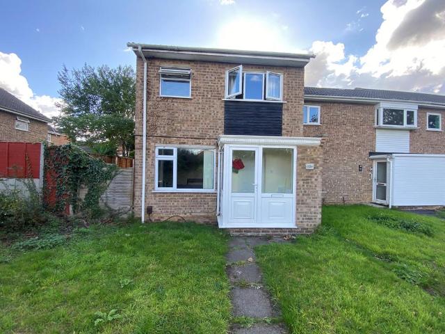 3 bedroom semi detached house to rent