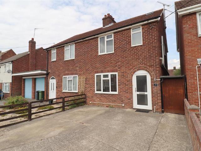 3 bedroom semi detached house to rent