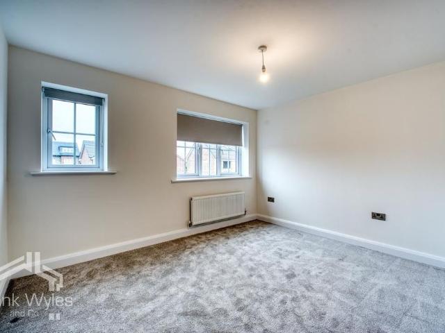 3 bedroom semi detached house to rent