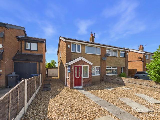 3 bedroom semi detached house to rent