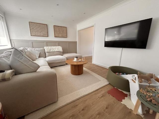3 bedroom semi detached house to rent