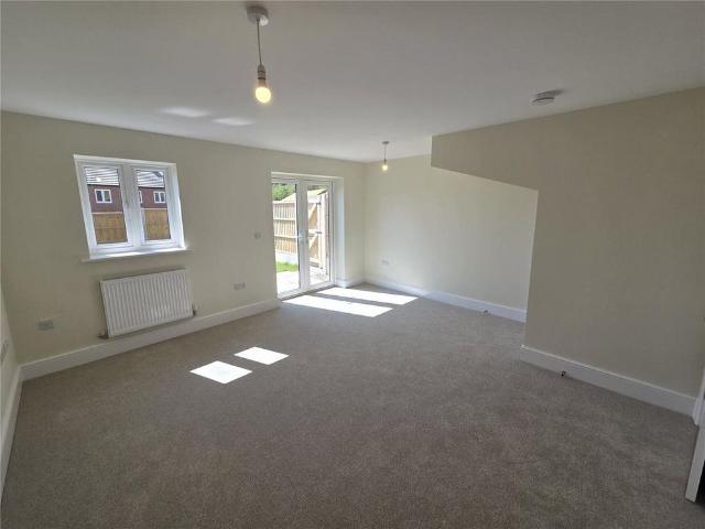 3 bedroom semi detached house to rent