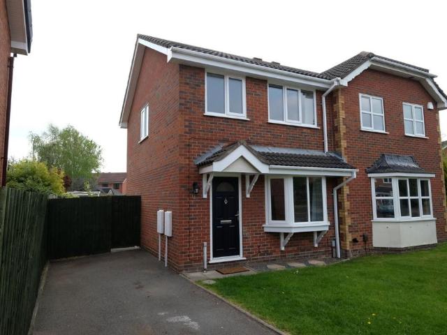 3 bedroom semi detached house to rent