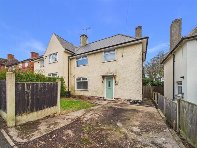 3 bedroom Semi detached house to rent