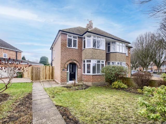 3 bedroom semi detached house to rent