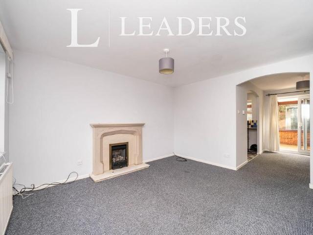 3 bedroom semi detached house to rent