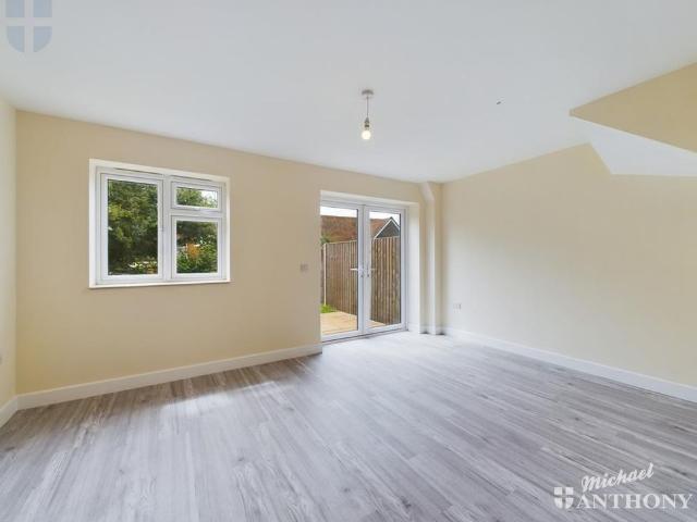 3 bedroom semi detached house to rent