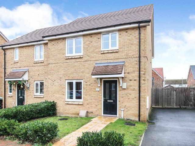 3 bedroom semi detached house to rent