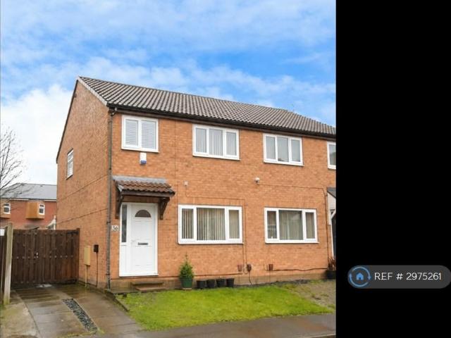 3 bedroom semi detached house to rent