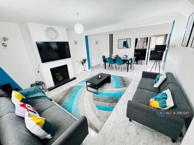 3 bedroom semi detached house to rent