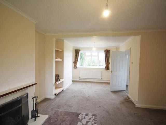 3 bedroom semi detached house to rent