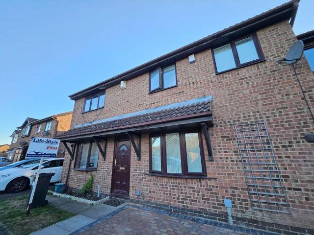 3 bedroom semi detached house to rent