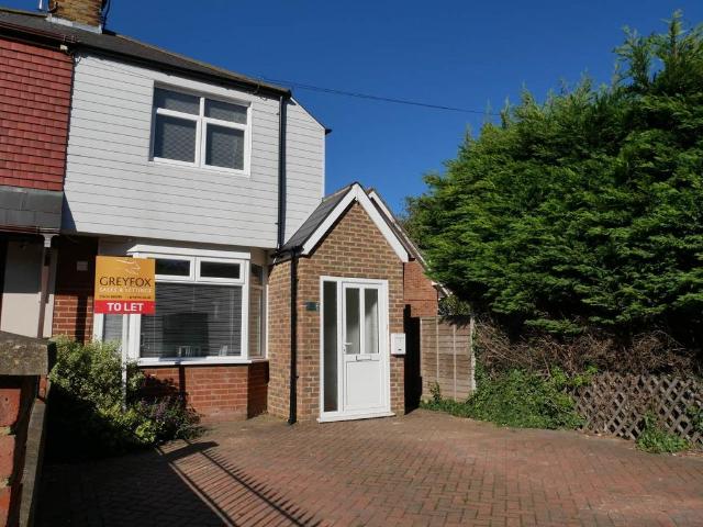 3 bedroom semi detached house to rent