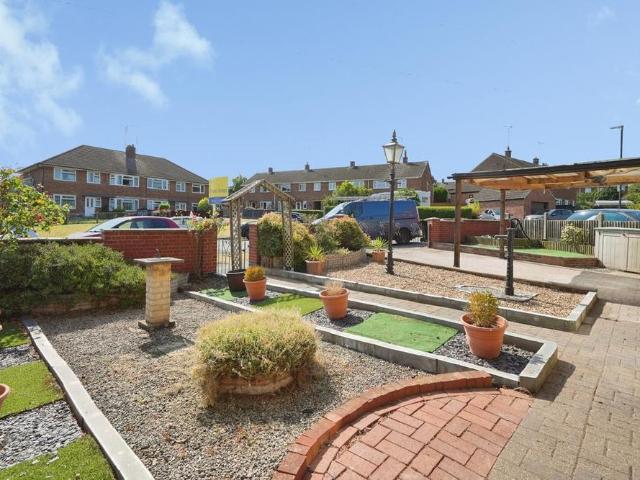 3 bedroom semi detached house to rent