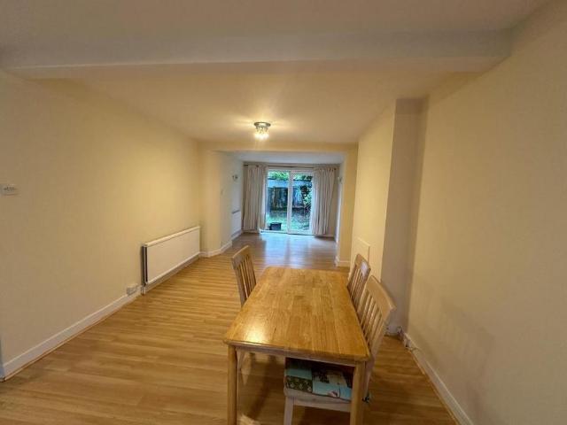 3 bedroom semi detached house to rent