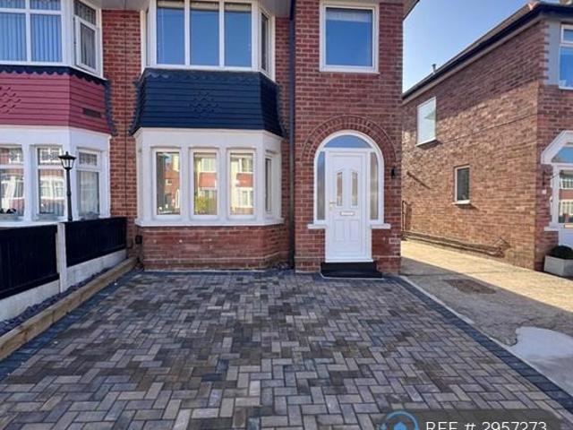 3 bedroom semi detached house to rent