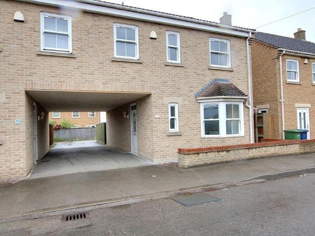 3 bedroom semi detached house to rent