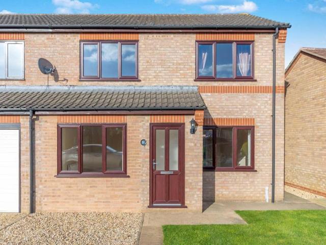 3 bedroom semi detached house to rent