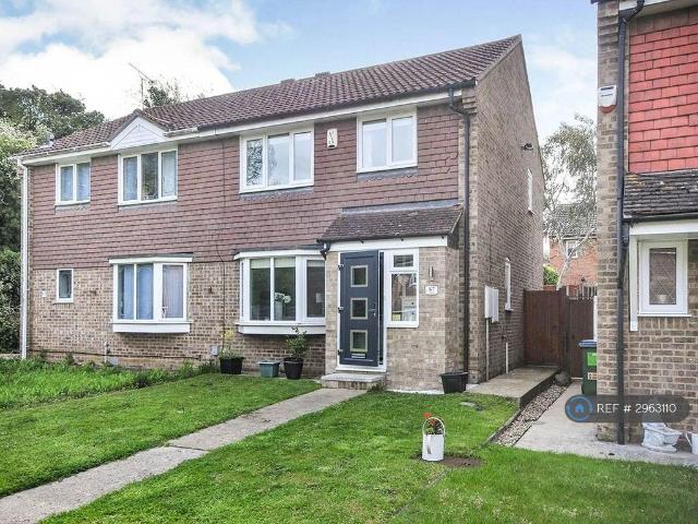 3 bedroom semi detached house to rent