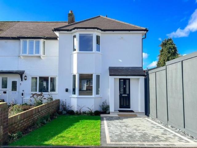 3 bedroom semi detached house to rent